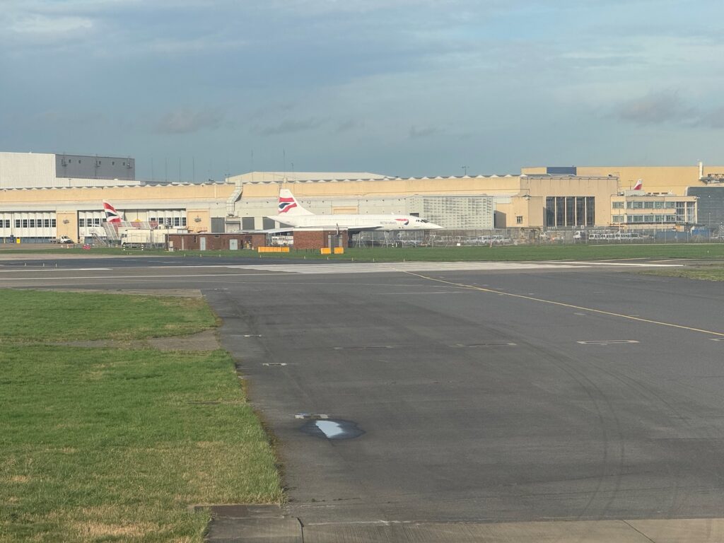 Review: TAROM A318 Business Class - Live and Let's Fly