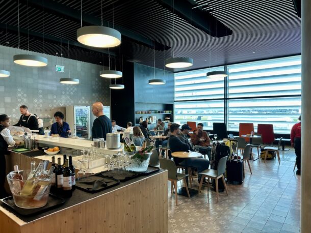 Review: ANA Lounge (Priority Pass) Lisbon - Live and Let's Fly