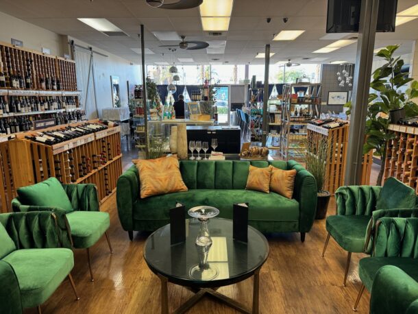 PS Air Bar: Airline-Themed Speakeasy In Palm Springs - Live and Let's Fly