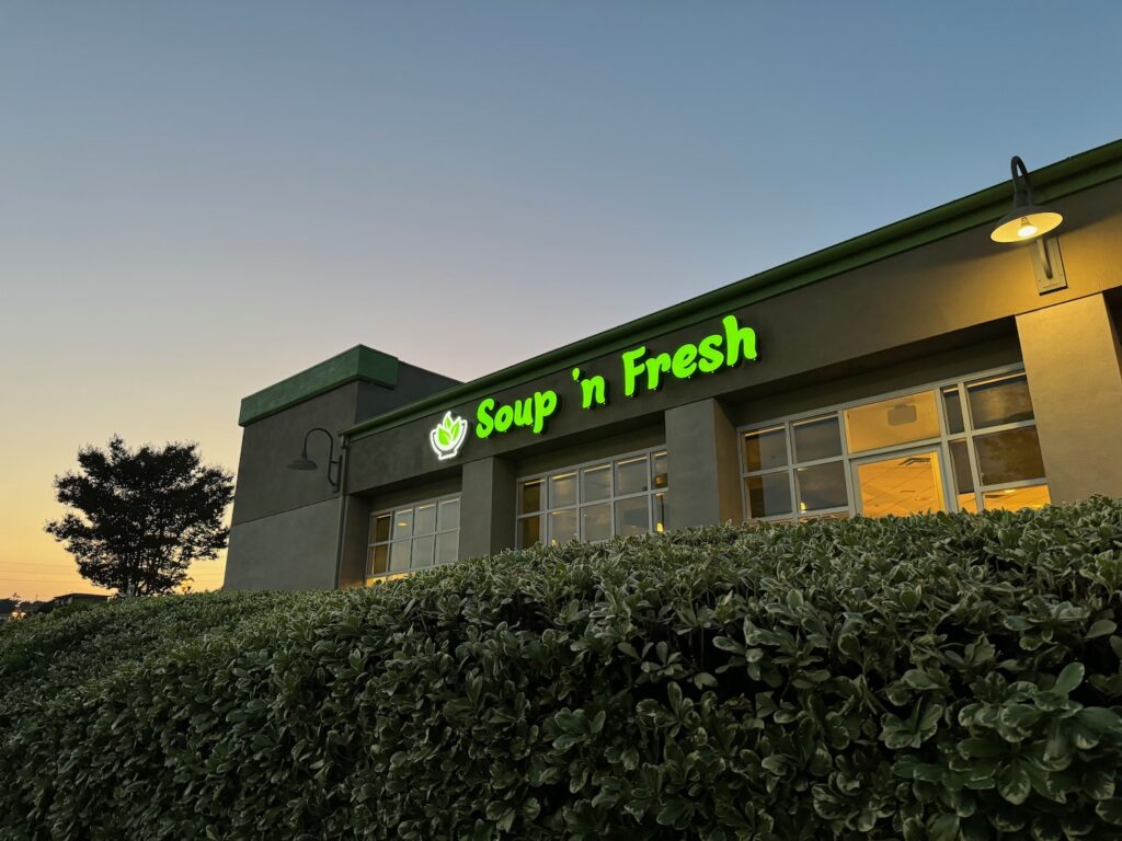 Why A Southern California Salad Bar Made My Day - Live and Let's Fly