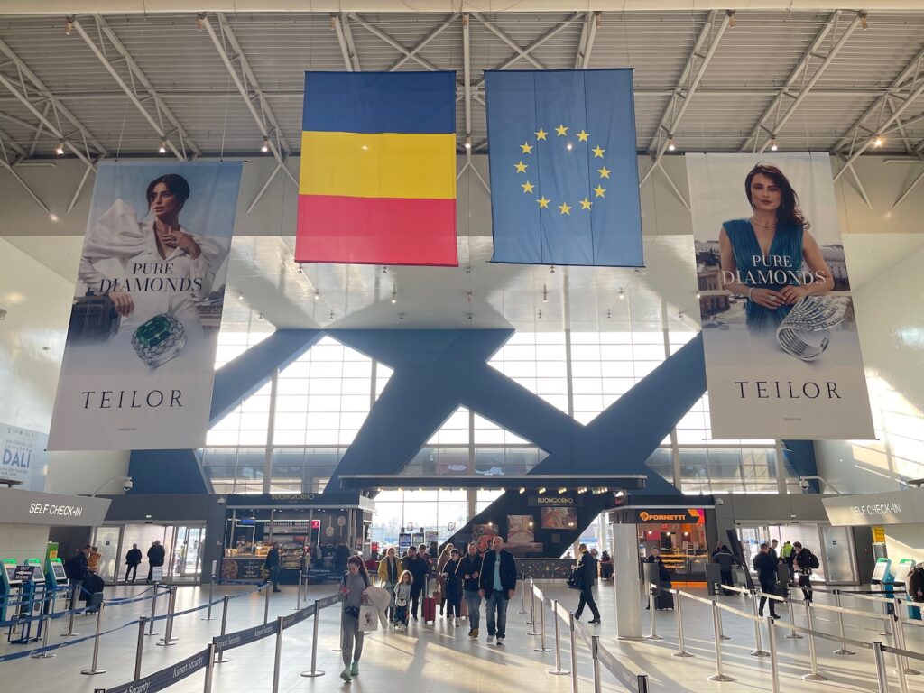 Review: TAROM ATR 72-500 Business Class - Live and Let's Fly