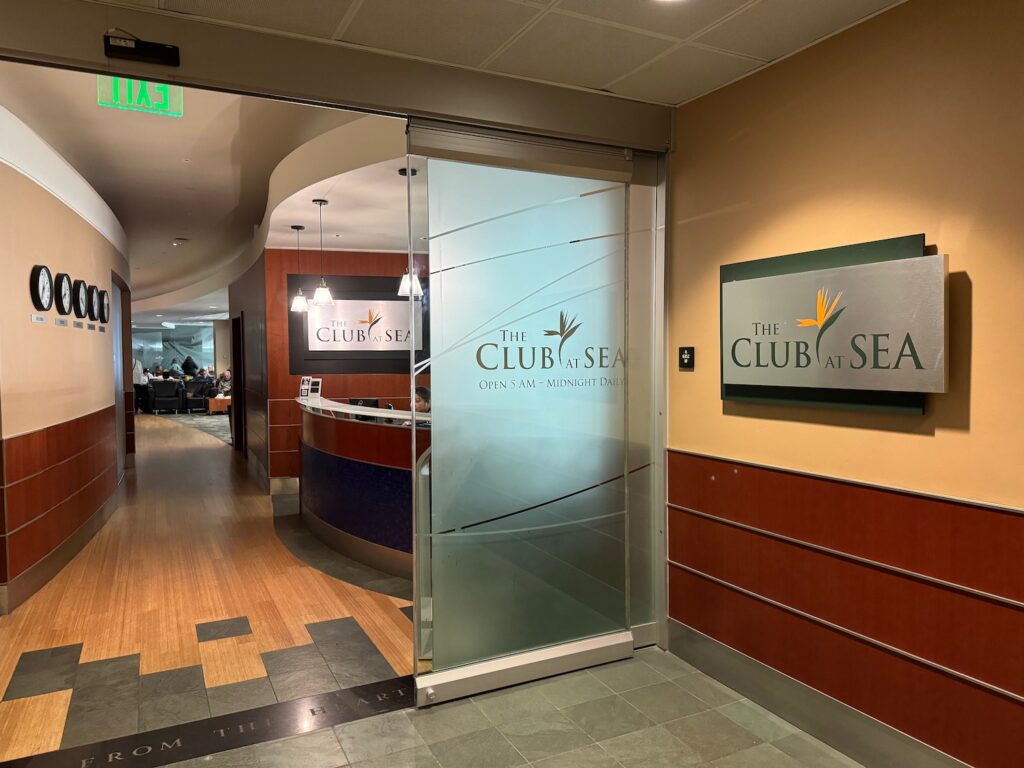 Review: The Club At SEA - Seattle Airport - Live and Let's Fly