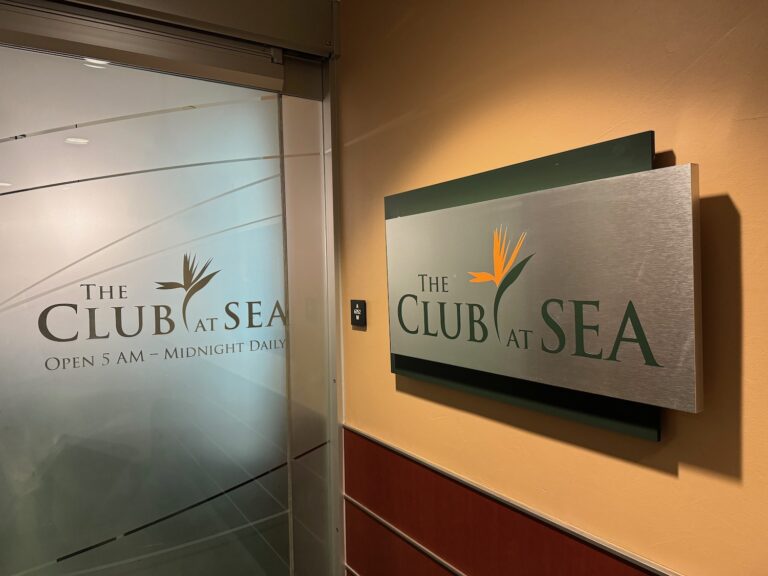 Review: The Club At SEA - Seattle Airport - Live and Let's Fly