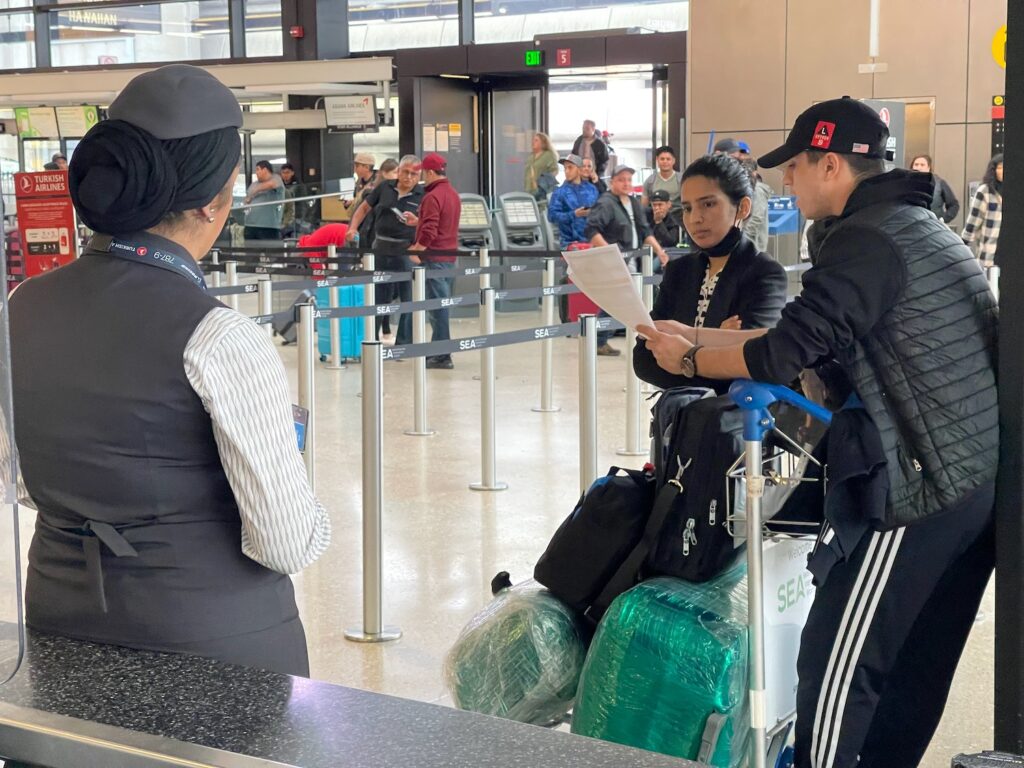 Never Trust What Your Travel Agent Says About Checked Baggage... - Live ...