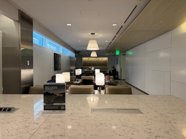 Review: United Club Seattle (SEA) - Live and Let's Fly