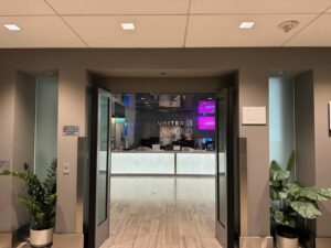 Review: United Club Seattle (SEA) - Live and Let's Fly