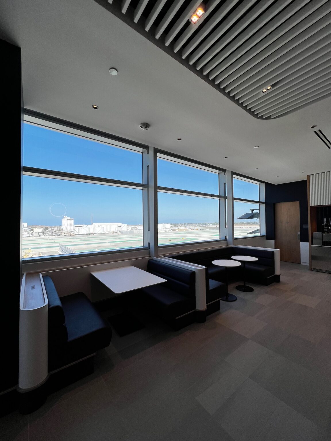 First Look: Beautiful New Air France Lounge At Los Angeles (LAX) - Live ...