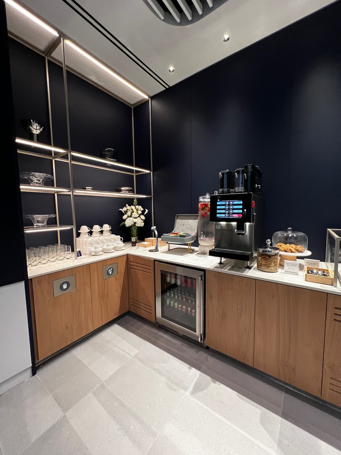 First Look: Beautiful New Air France Lounge At Los Angeles (LAX) - Live ...
