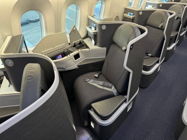 My Great Flight On American Airlines 787-9 In Business Class - Live and ...