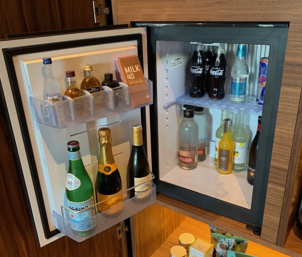 Crazy: Hotel Adds Automatic Gratuity...For Minibar Purchase! - Live and ...