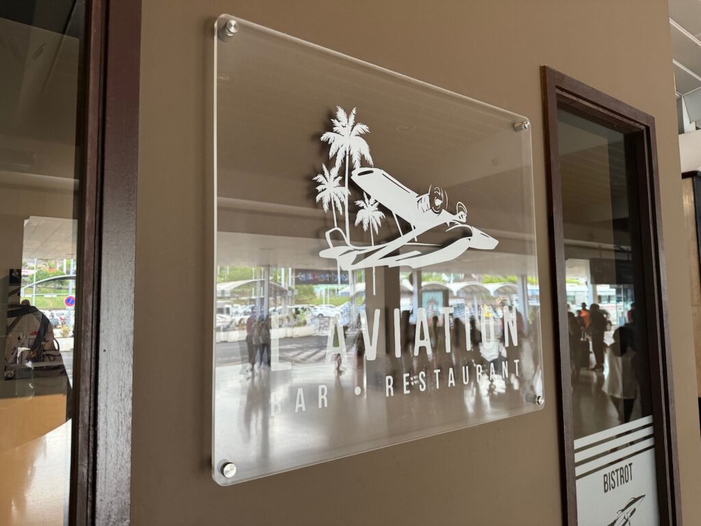 Review: L'Aviation Restaurant - Tahiti Airport (PPT) - Live and Let's Fly