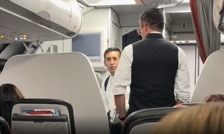Man Has Meltdown After His Seat Was Taken On Oversold Flight. I Feel ...