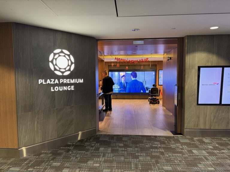 Plaza Premium Lounge YYZ Terminal 3 Review