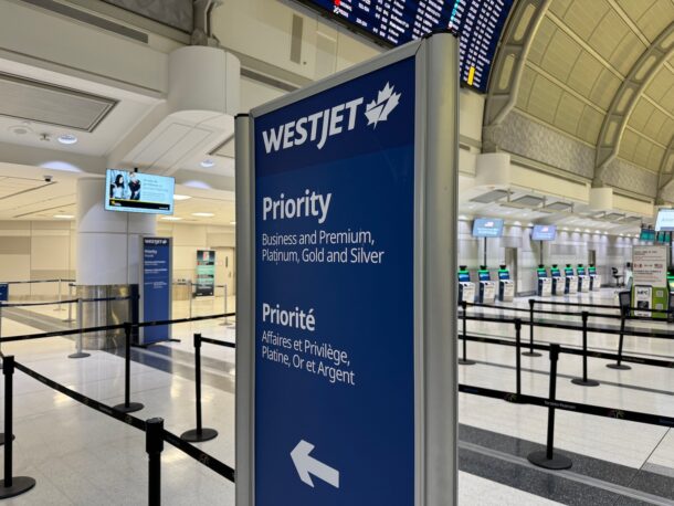 Review: WestJet 737-700 Premium Class - Live and Let's Fly