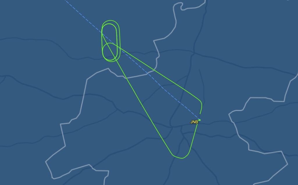 United Airlines 787-9 Diverts To Johannesburg After Landing Gear Fails ...