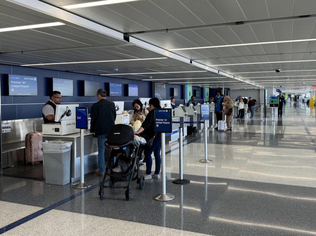 United Airlines Updates Check-In Cutoffs In Contract Of Carriage - Live ...