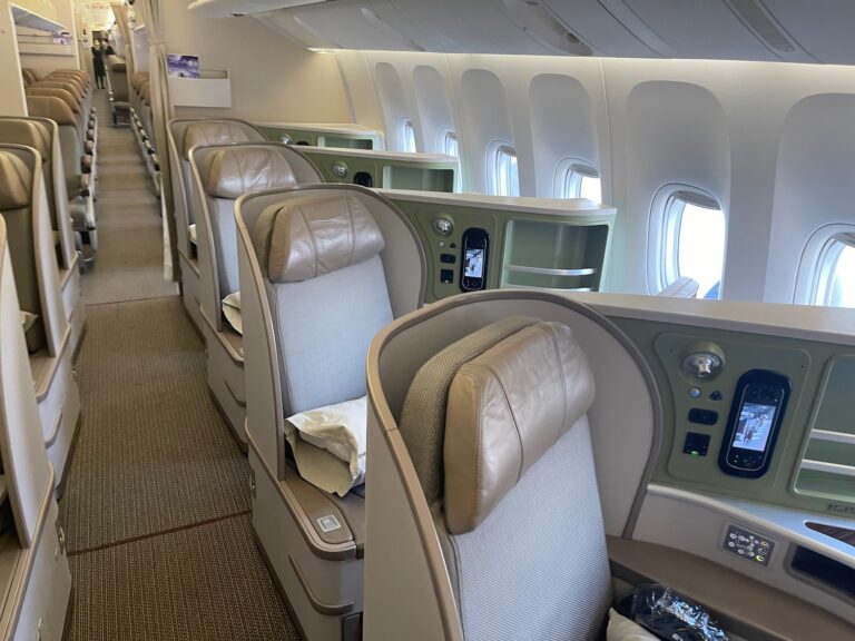 Review: EVA Airways 777-300ER Economy Class - Live and Let's Fly