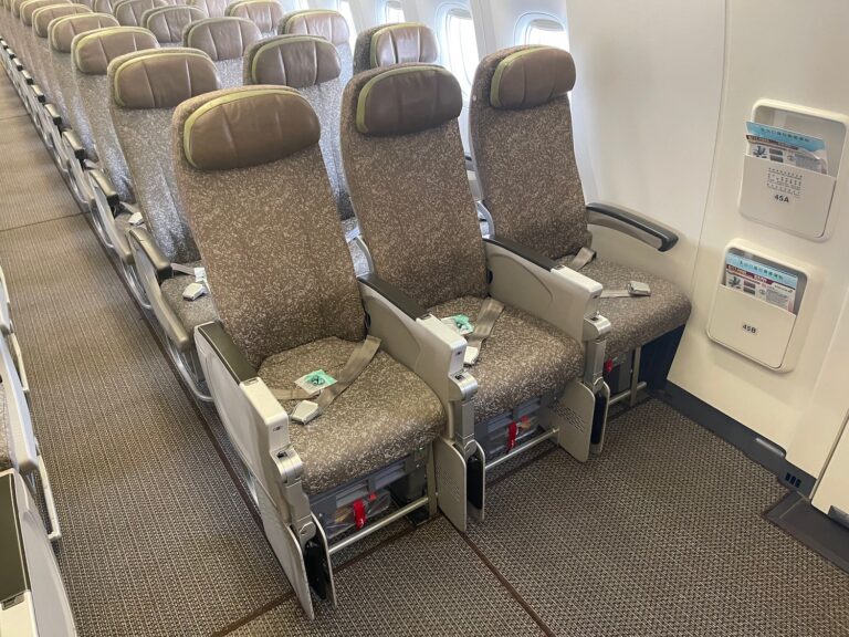 Review: EVA Airways 777-300ER Economy Class - Live and Let's Fly