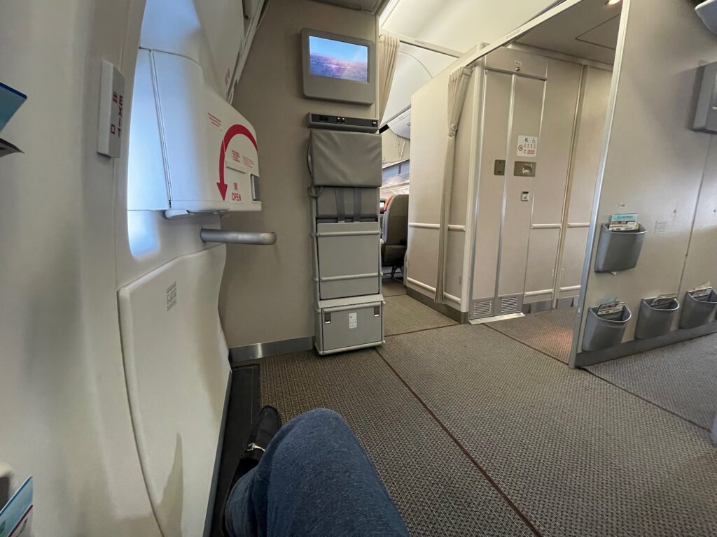 Review: EVA Airways 777-300ER Economy Class - Live and Let's Fly