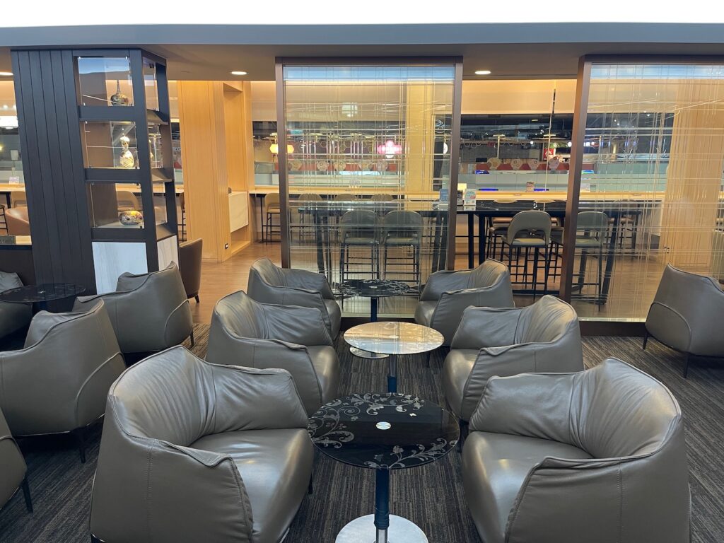 Review: EVA Air Star Lounge Taipei (TPE) - Live and Let's Fly