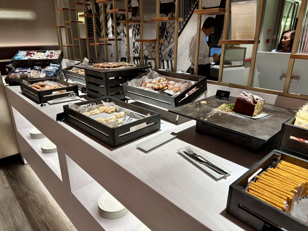 Review: Le Meridien Visconti Rome Hotel - Live and Let's Fly