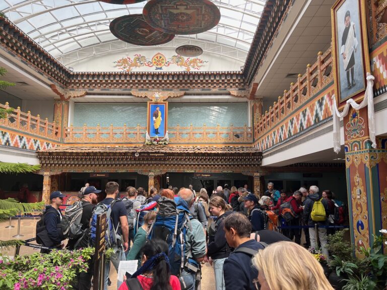 PBH: The Most Unique Airport In The World - Live and Let's Fly