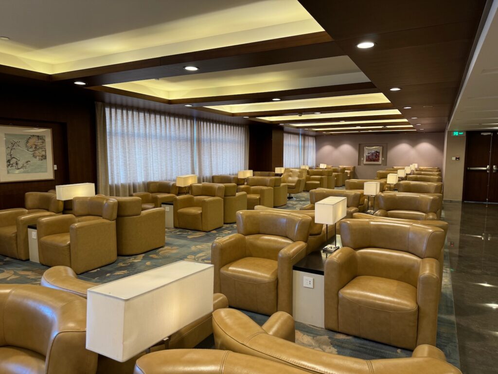 Review: China Eastern Lounge Shanghai (PVG - T1) - Live and Let's Fly