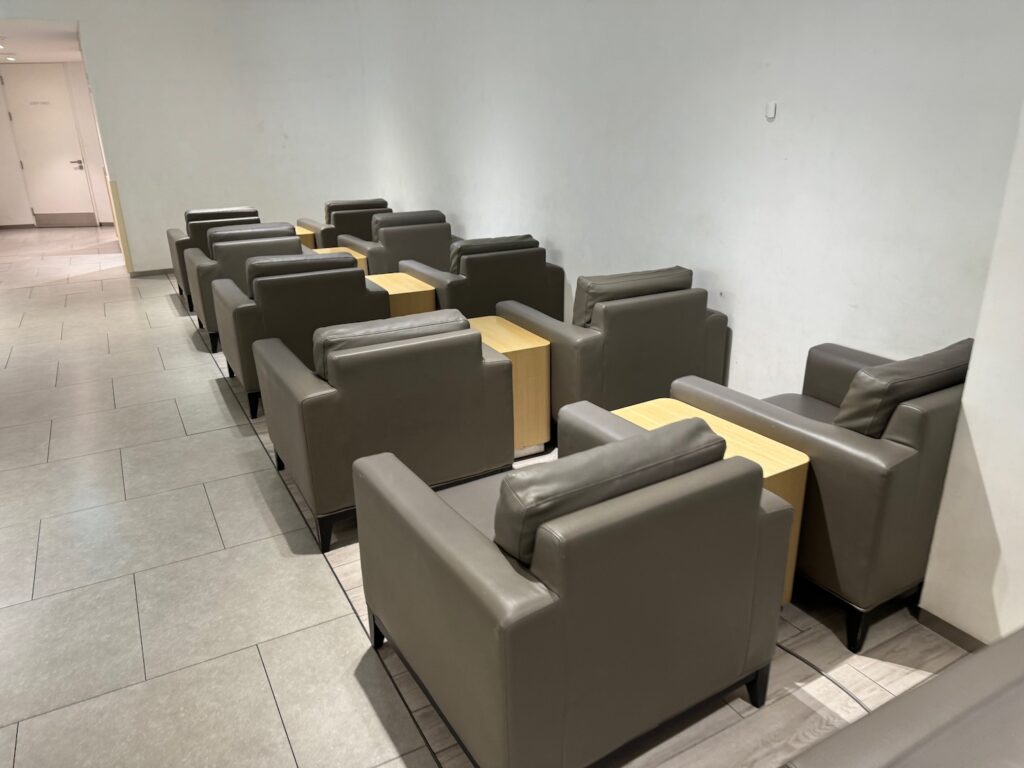 Korean Air KAL Prestige Class Lounge Seoul Incheon Review (ICN - T2 ...