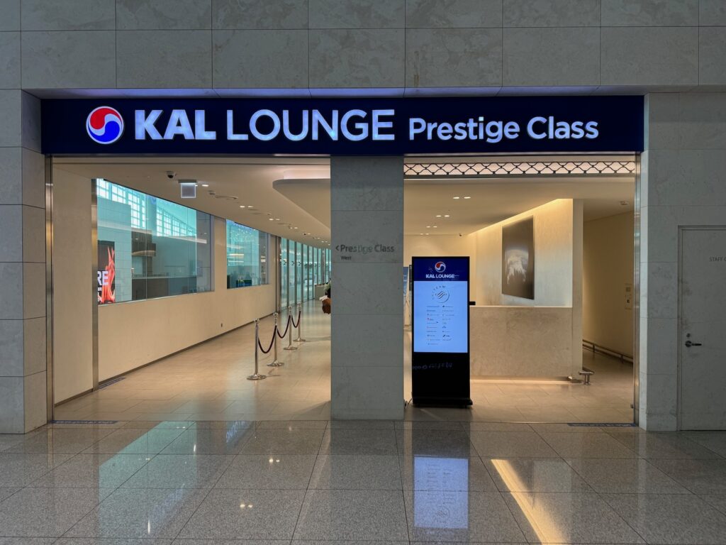 Korean Air KAL Prestige Class Lounge Seoul Incheon Review (ICN - T2) - Live and Let's Fly