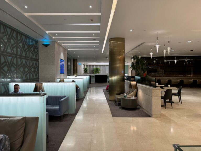 Review: Saudia AlFursan Business Lounge Jeddah (JED) [Very Impressive ...