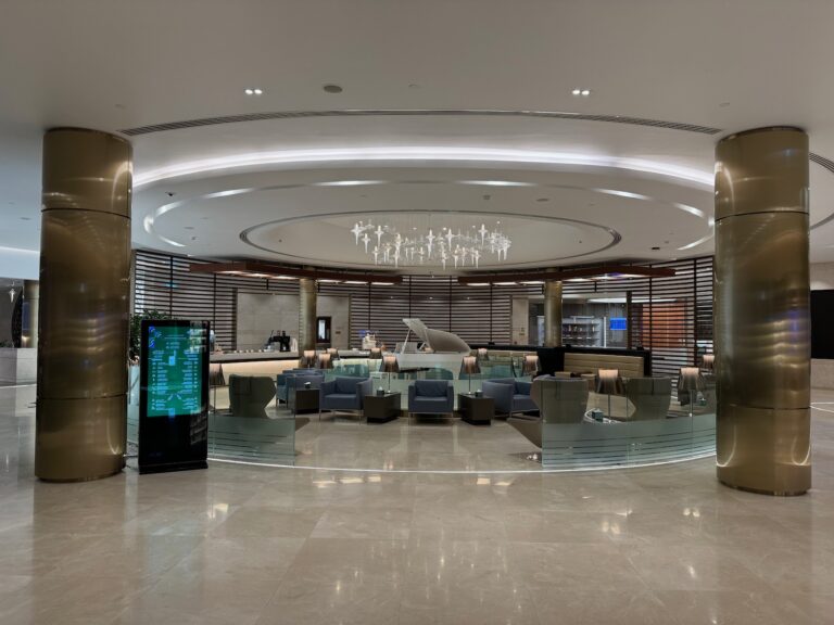 Review: Saudia AlFursan Business Lounge Jeddah (JED) [Very Impressive ...