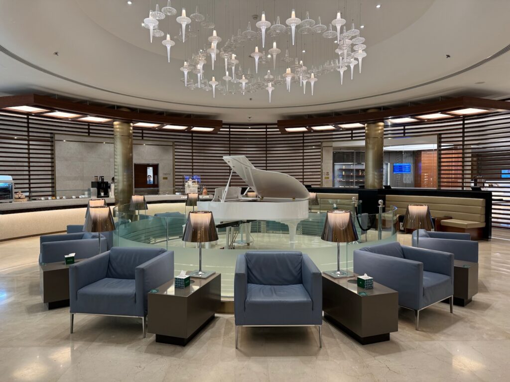 Review: Saudia AlFursan Business Lounge Jeddah (JED) [Very Impressive ...