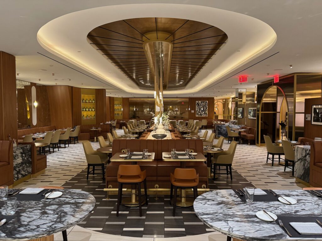 Delta One Lounge JFK: Simply Outstanding - Live and Let's Fly