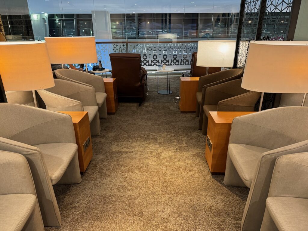 Review: Garuda Indonesia International Lounge Jakarta (CGK) - Live and ...