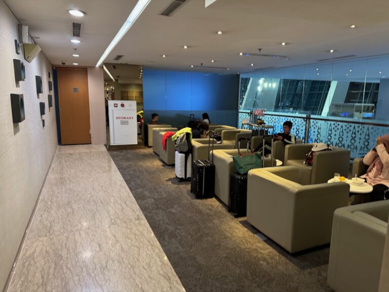 Review: Garuda Indonesia International Lounge Jakarta (CGK) - Live and ...