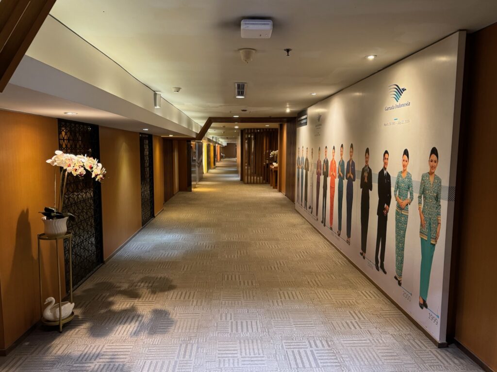 Review: Garuda Indonesia International Lounge Jakarta (CGK) - Live and ...
