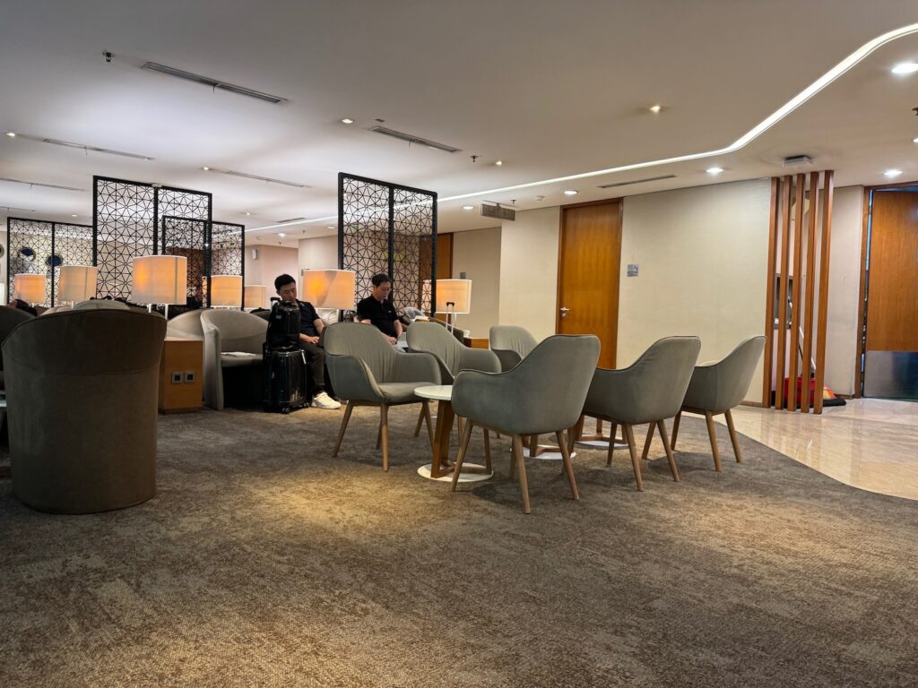 Review: Garuda Indonesia International Lounge Jakarta (CGK) - Live and ...