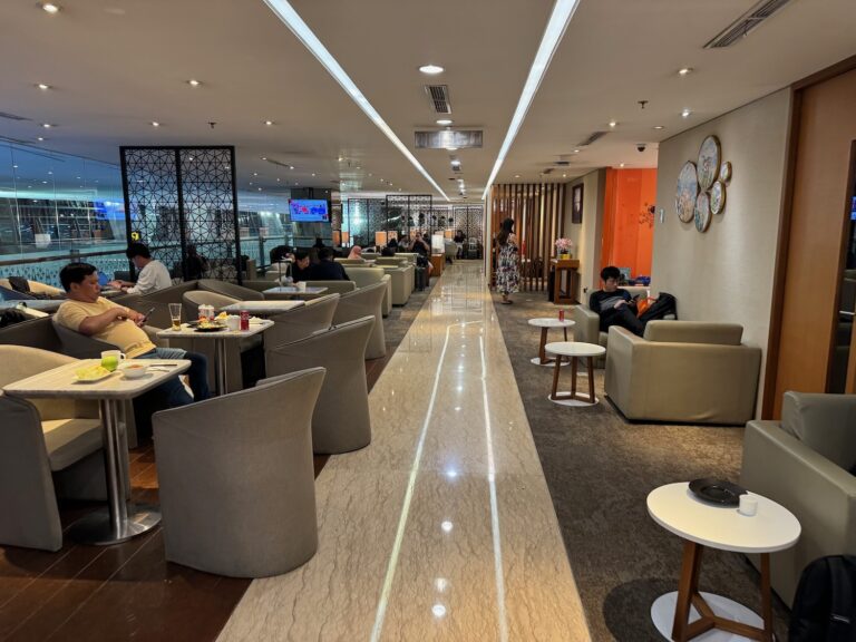 Jakarta Lounge Review: Garuda Indonesia Experience