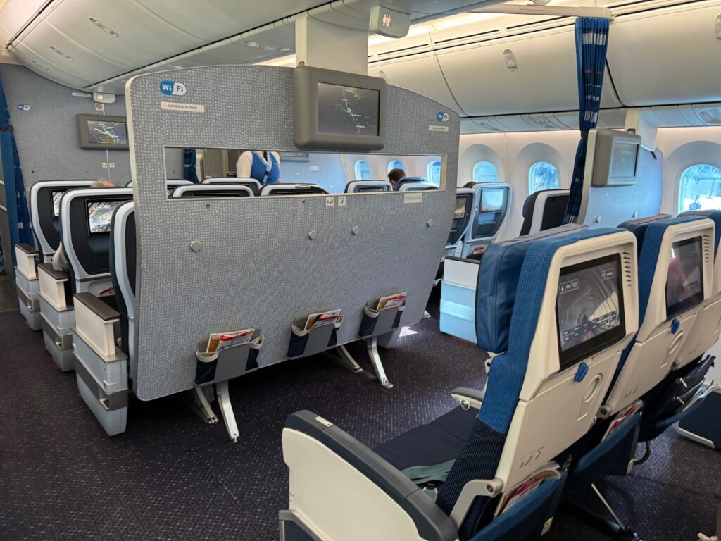 Review: KLM 787-9 Economy Class - Live and Let's Fly