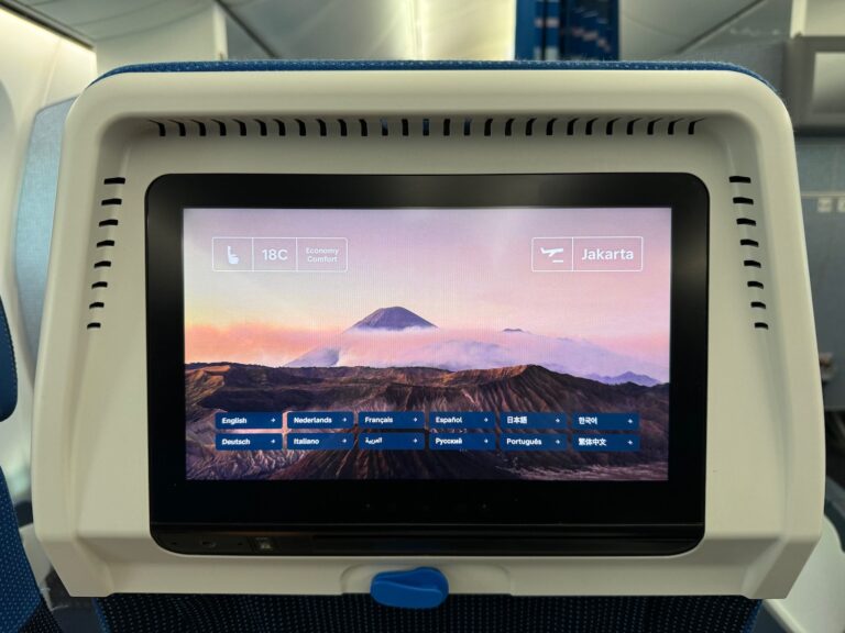 Review: KLM 787-9 Economy Class - Live and Let's Fly