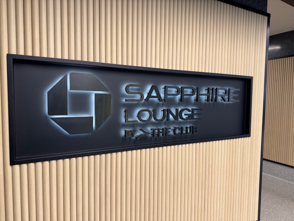 Review: Chase Sapphire Lounge Boston (BOS) - Live and Let's Fly