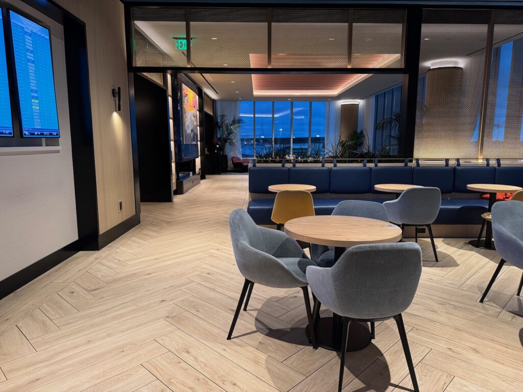 Review: Chase Sapphire Lounge Boston (BOS) - Live and Let's Fly