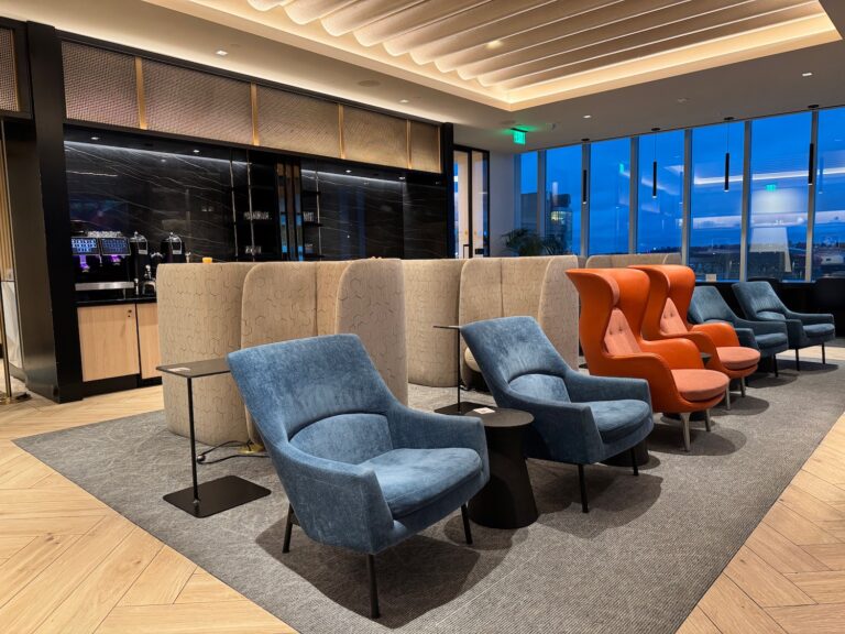Review: Chase Sapphire Lounge Boston (BOS) - Live and Let's Fly