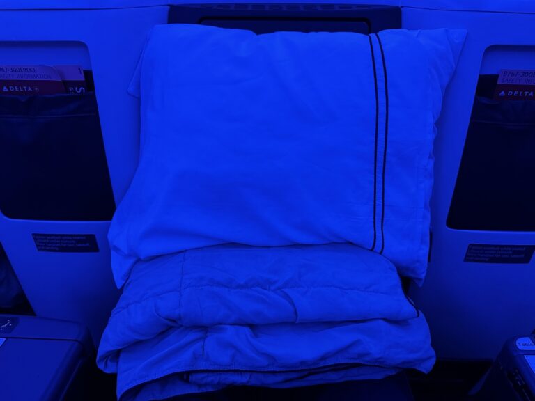 Review: Delta Air Lines 767-300 "Delta One" Business Class - Live and ...