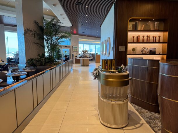 Delta One Lounge LAX Review 2025: Amenities & Experience