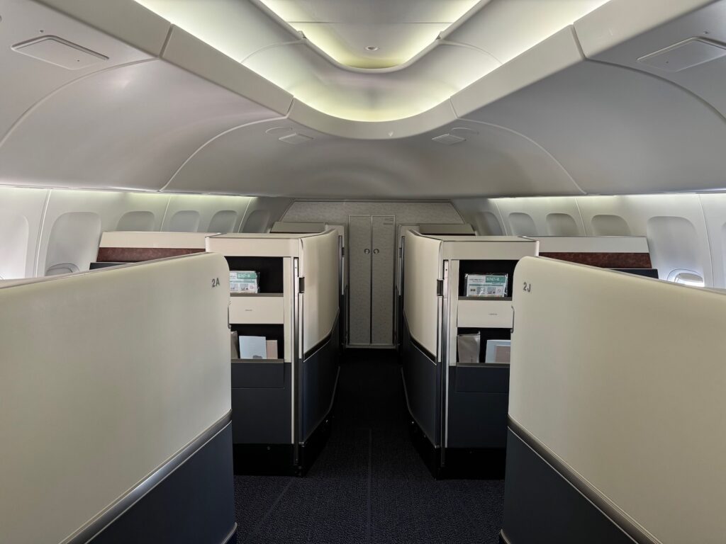 15.5 Hours In Korean Air 747-8 First Class... - Live and Let's Fly