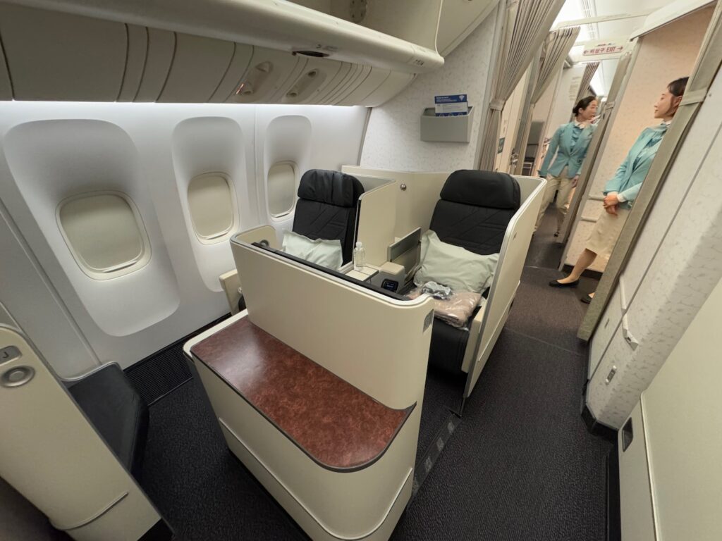4 Hours In Korean Airlines 777-300ER Business Class... - Live and Let's Fly