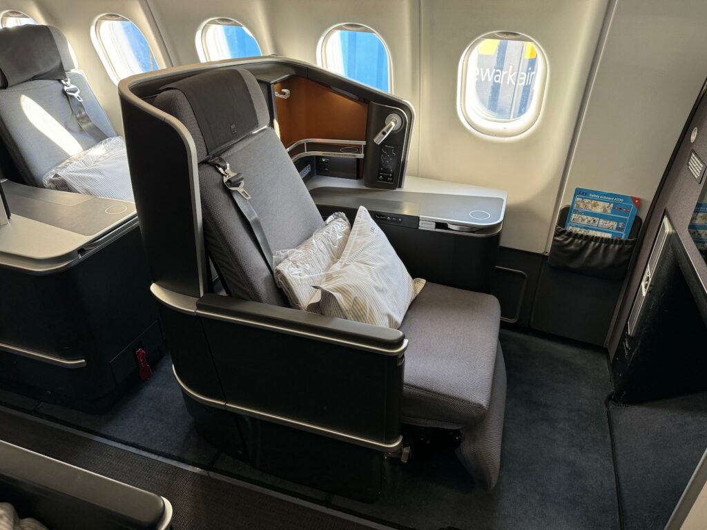 Review: SAS A330-300 Business Class - Live and Let's Fly