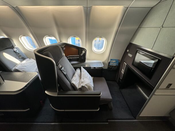 Review: SAS A330-300 Business Class - Live and Let's Fly