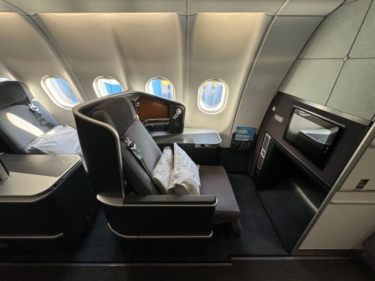 Review: SAS A330-300 Business Class - Live and Let's Fly